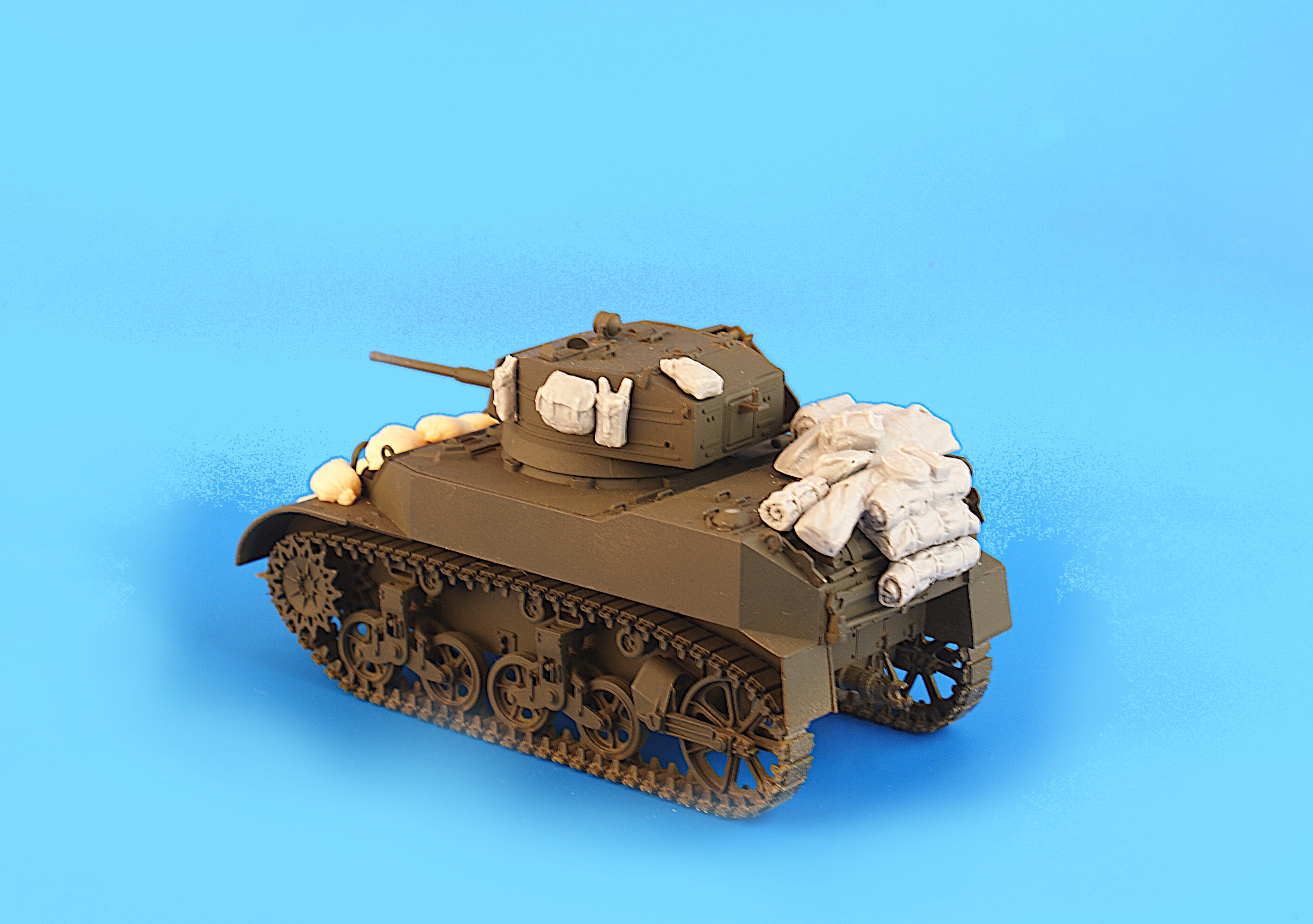 1/35 Redog - M3 Stuart tank stowage and sand bags armour set. – redoguk